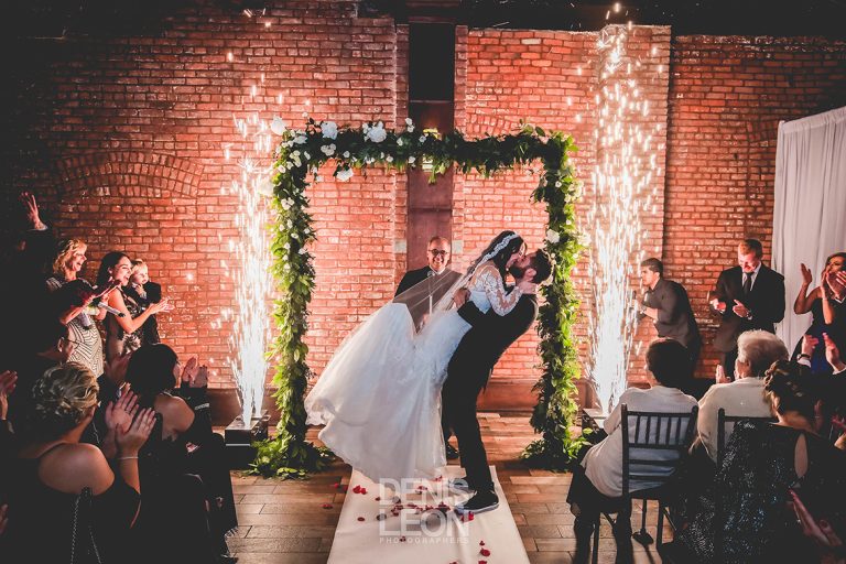 Make Your Ceremony Unforgettable With These Beautiful Wedding Arch ...