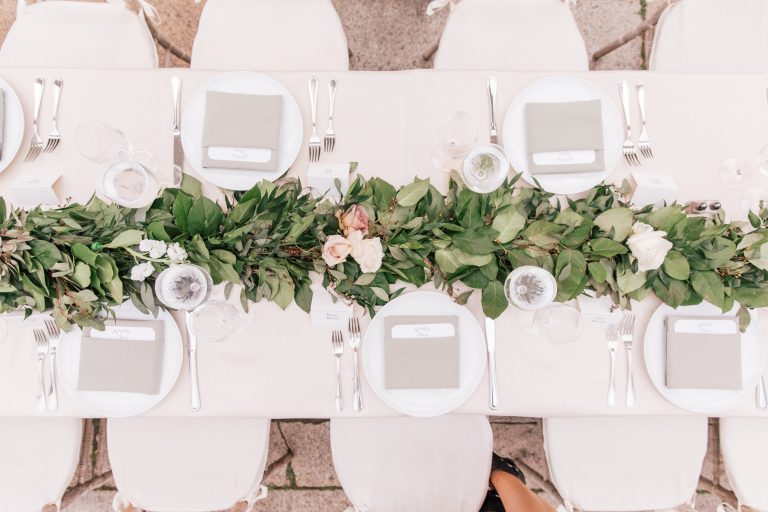 Beautiful Long Tablescape Decor Ideas For Your Wedding Reception | by ...