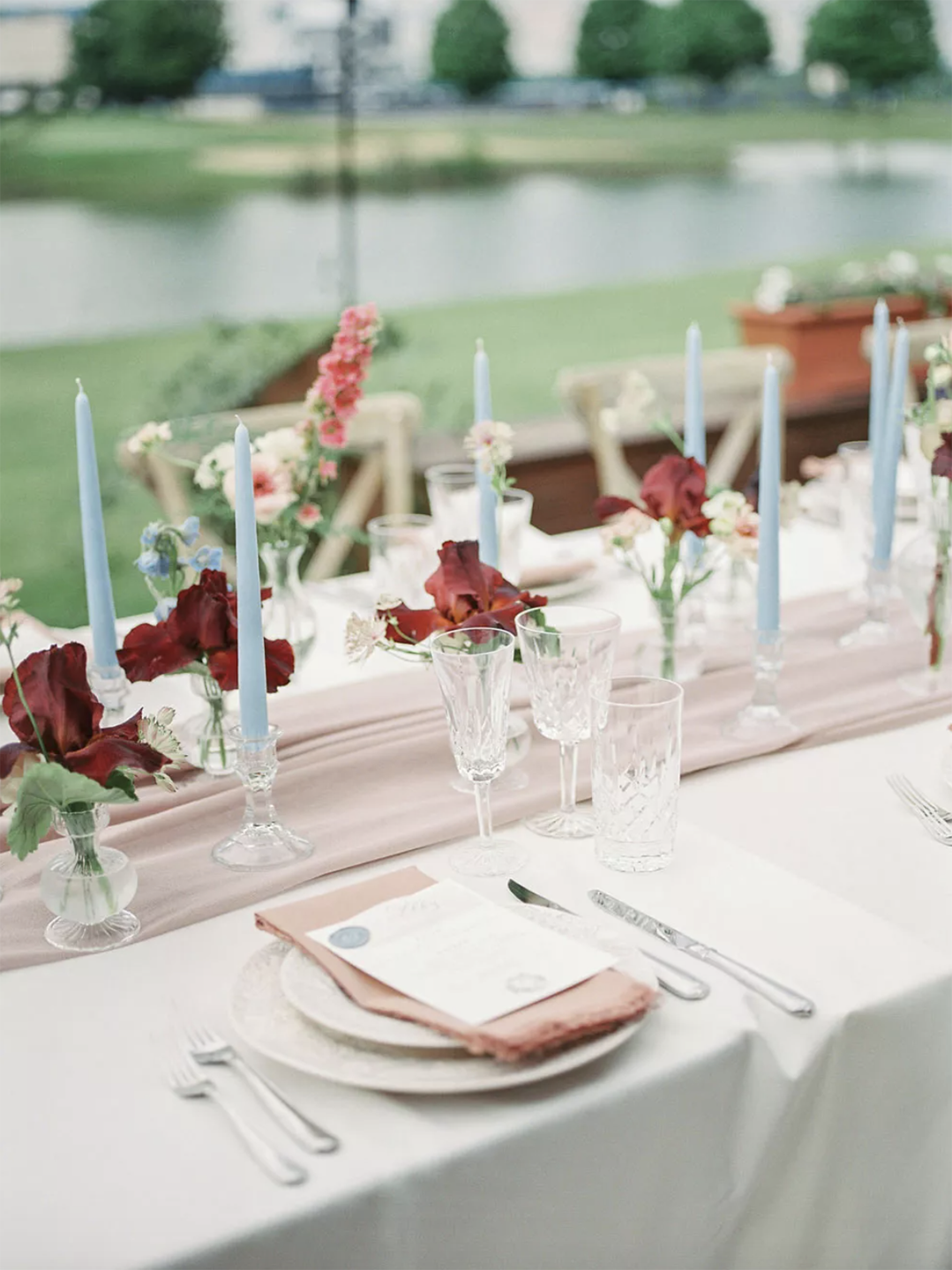 Minimalist Wedding Ideas With Color Simple Centerpiece With Colored