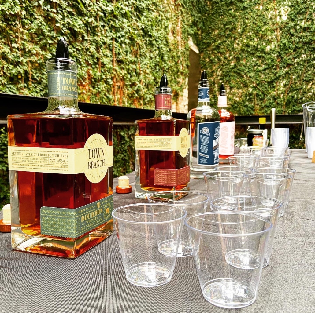 A Spirits Expert's Guide To Planning The Cocktails For Your Wedding ...