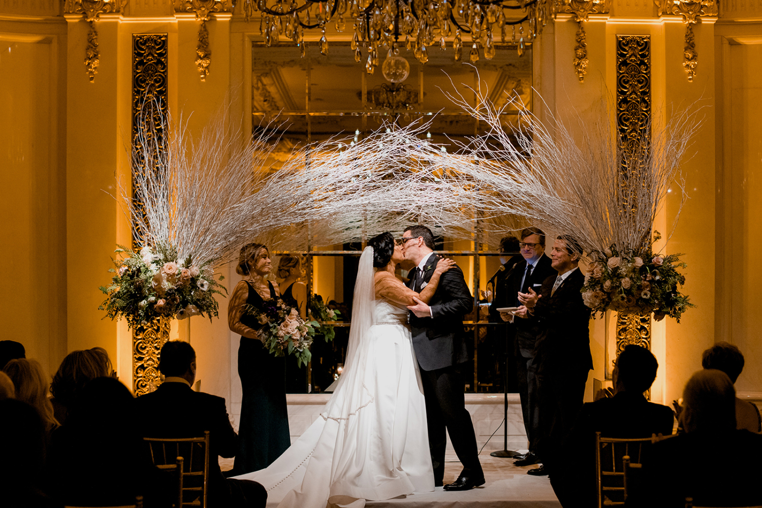 Round, Square, Or Curved: Which Type of Wedding Ceremony Arch Is Right ...