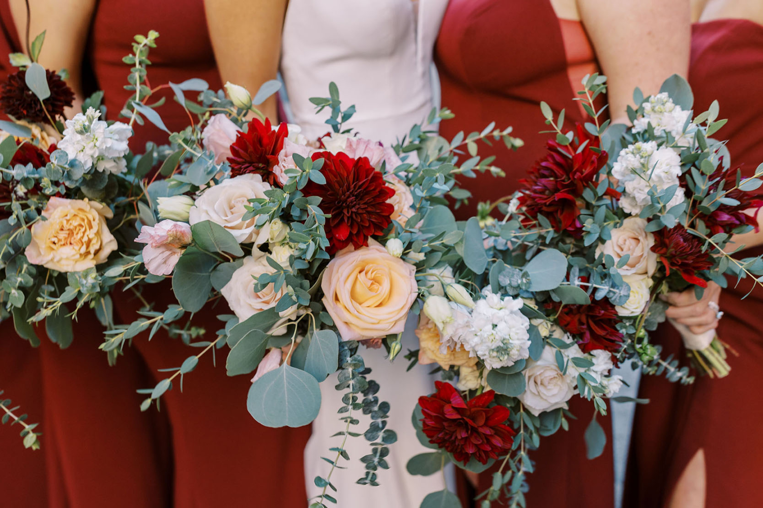 Fresh Wedding Ideas Using Pantone’s 2024 Color of the Year Peach Fuzz ...