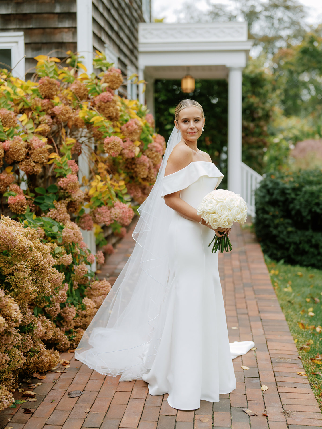 Caroline & Darius: Modern Romance at Bridgehampton Tennis & Surf Club ...